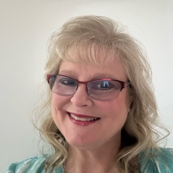 Mylisa's Closet (@mycar726) | Poshmark